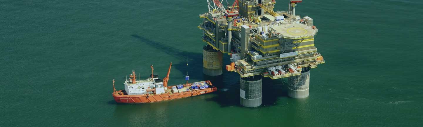 Offshore Oil Rig Employee Injury Attorney | Rivkind Law